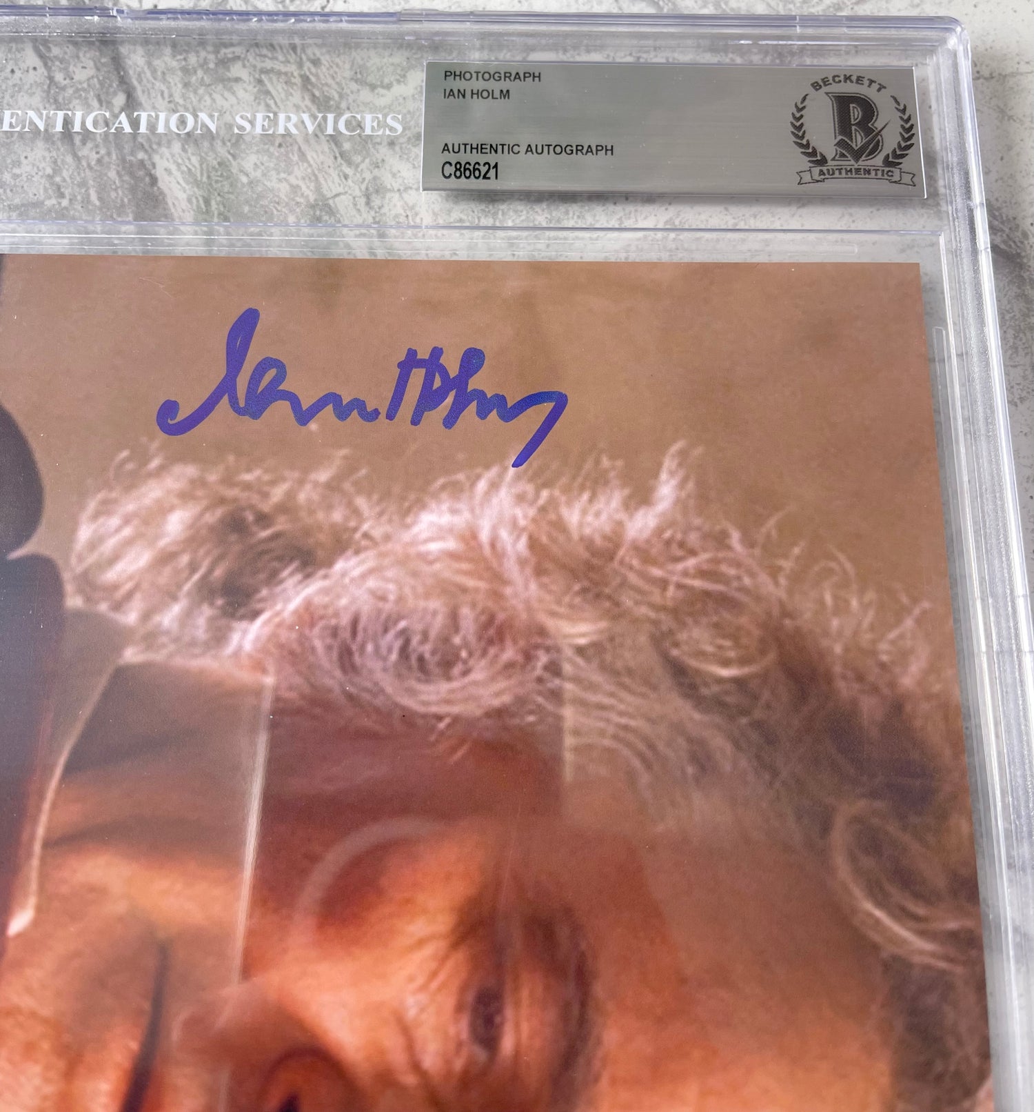 Sir Ian Holm Signed LOTR 8x10” Photo - Beckett Authenticated & Encapsu ...